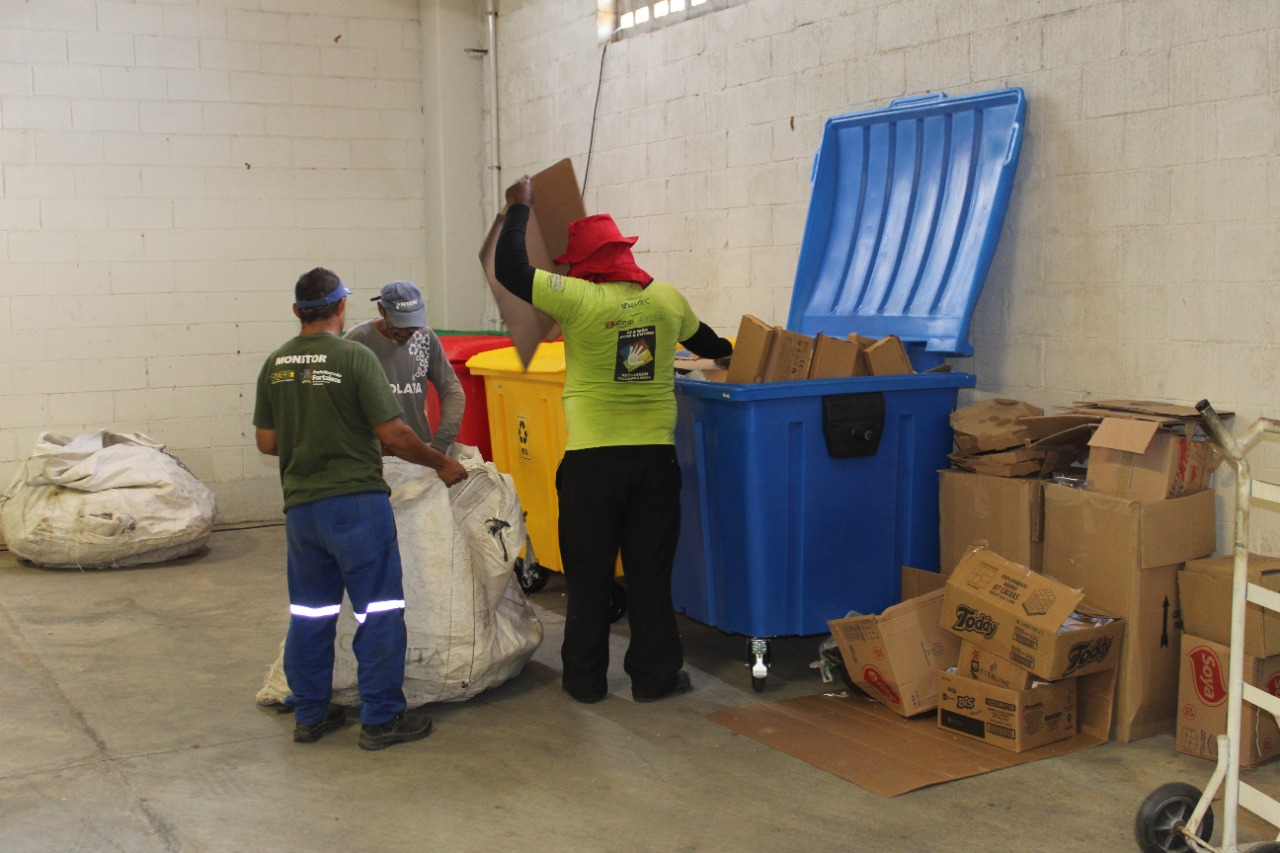 Cooperativa realiza a primeira coleta de material reciclável no Sistema ...